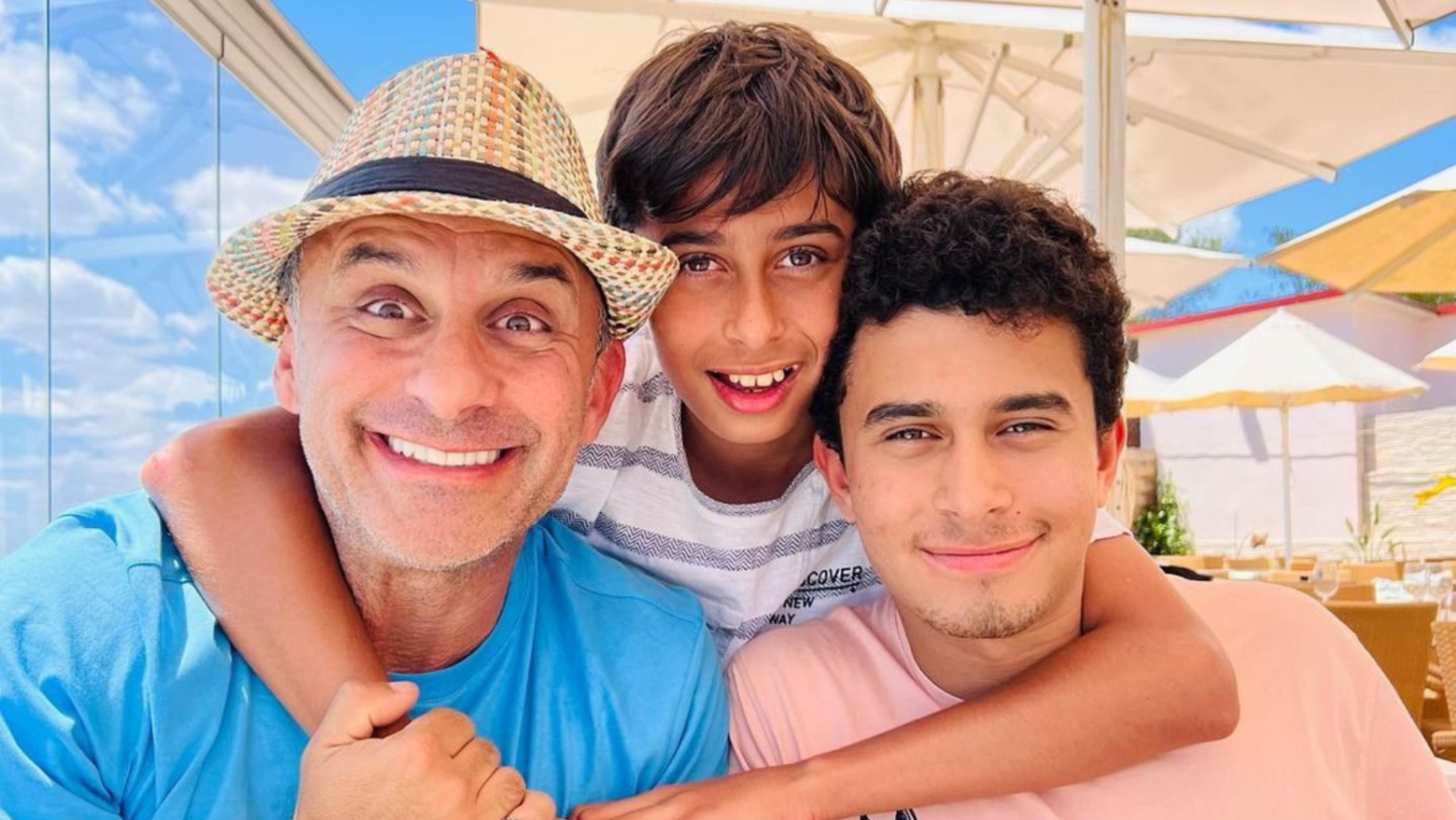 Rui Unas posa ao lado do filho mais velho na capa da revista Men’s ...