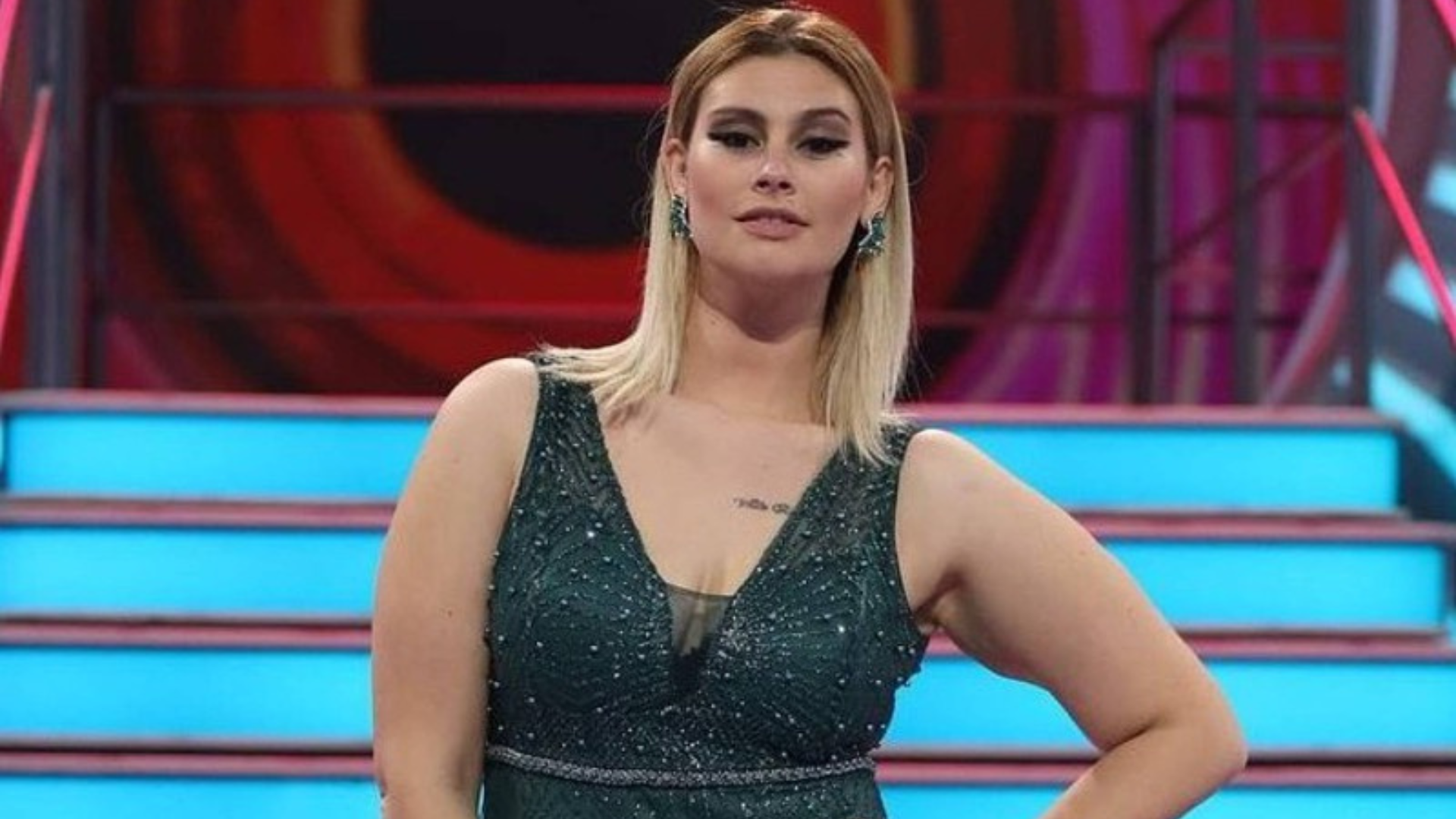 Bernardina questiona fãs: “Estão com saudades?” - On fm