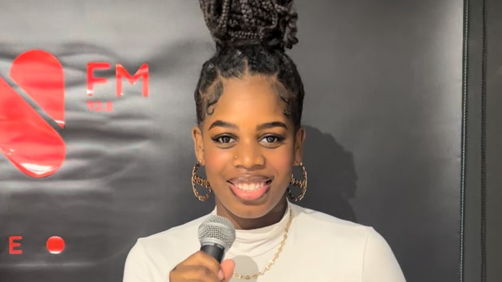 Ellyana Costa esteve “Até ao fim” no Brand New da ON FM - On fm