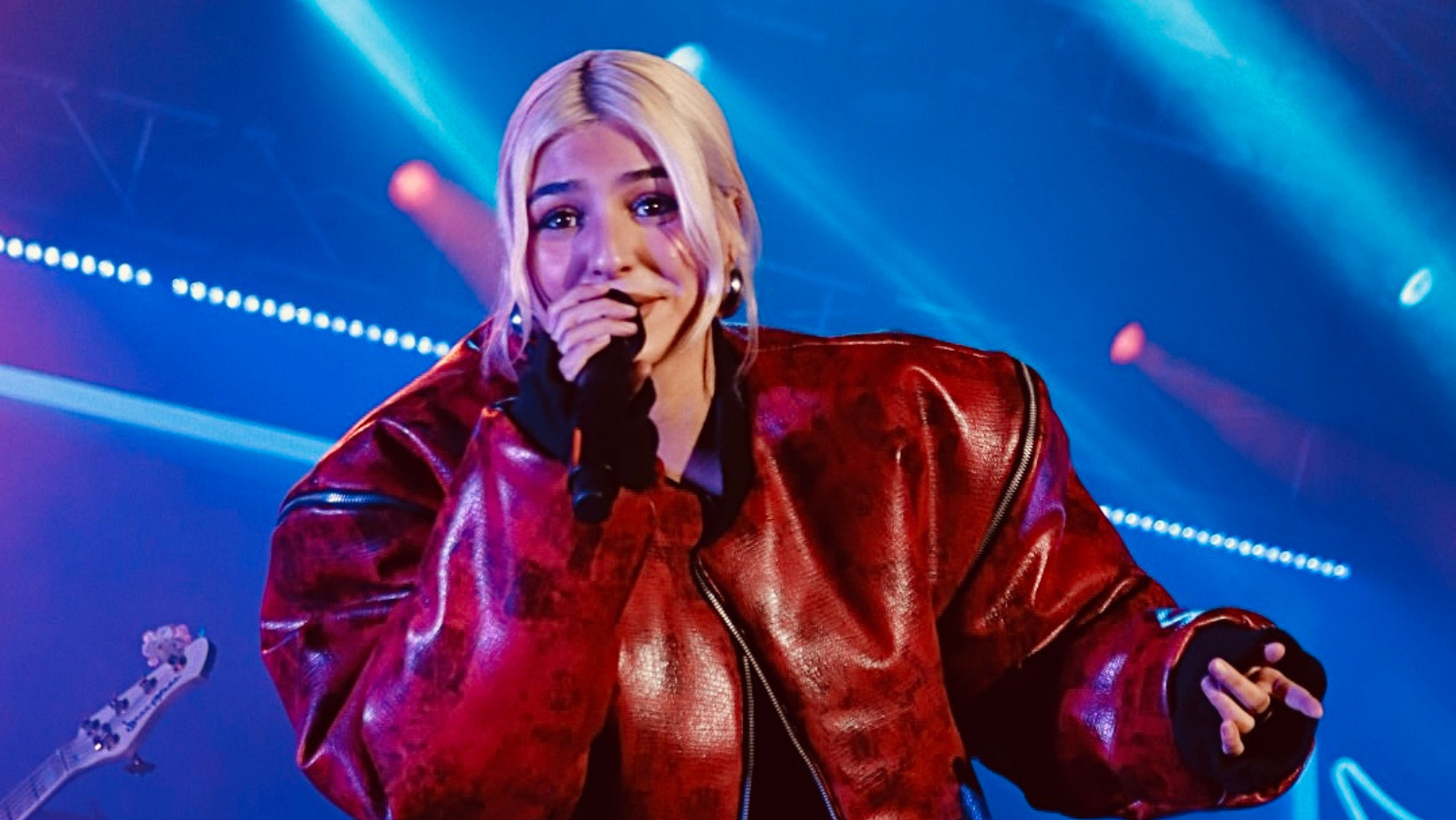 Bárbara Bandeira vence prémio de Melhor Artista Portuguesa nos MTV EMA ...